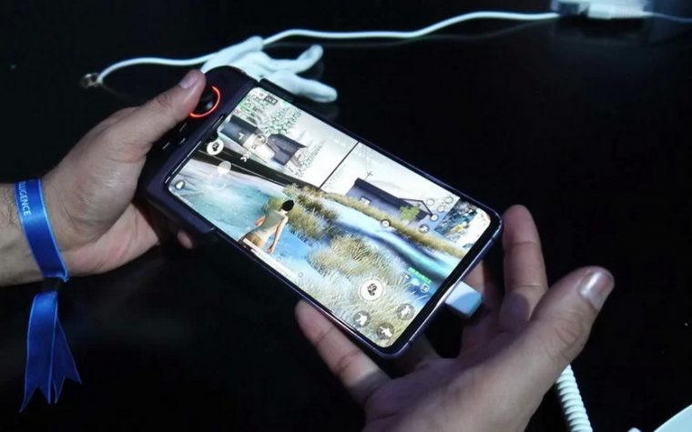 Что не так со смартфонами Huawei Mate 20 Pro? Разобрались подробно