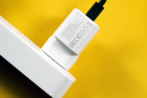 Протестировал быстрые зарядки uBear Select и Select Pro для iPhone. За свою цену они могут ...