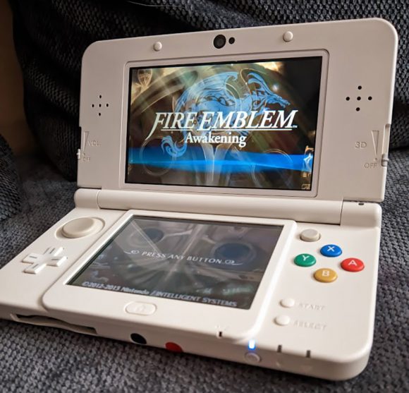 Зачем мне нужна Nintendo 3DS в 2023 году. Эта приставка всё ещё круче ...
